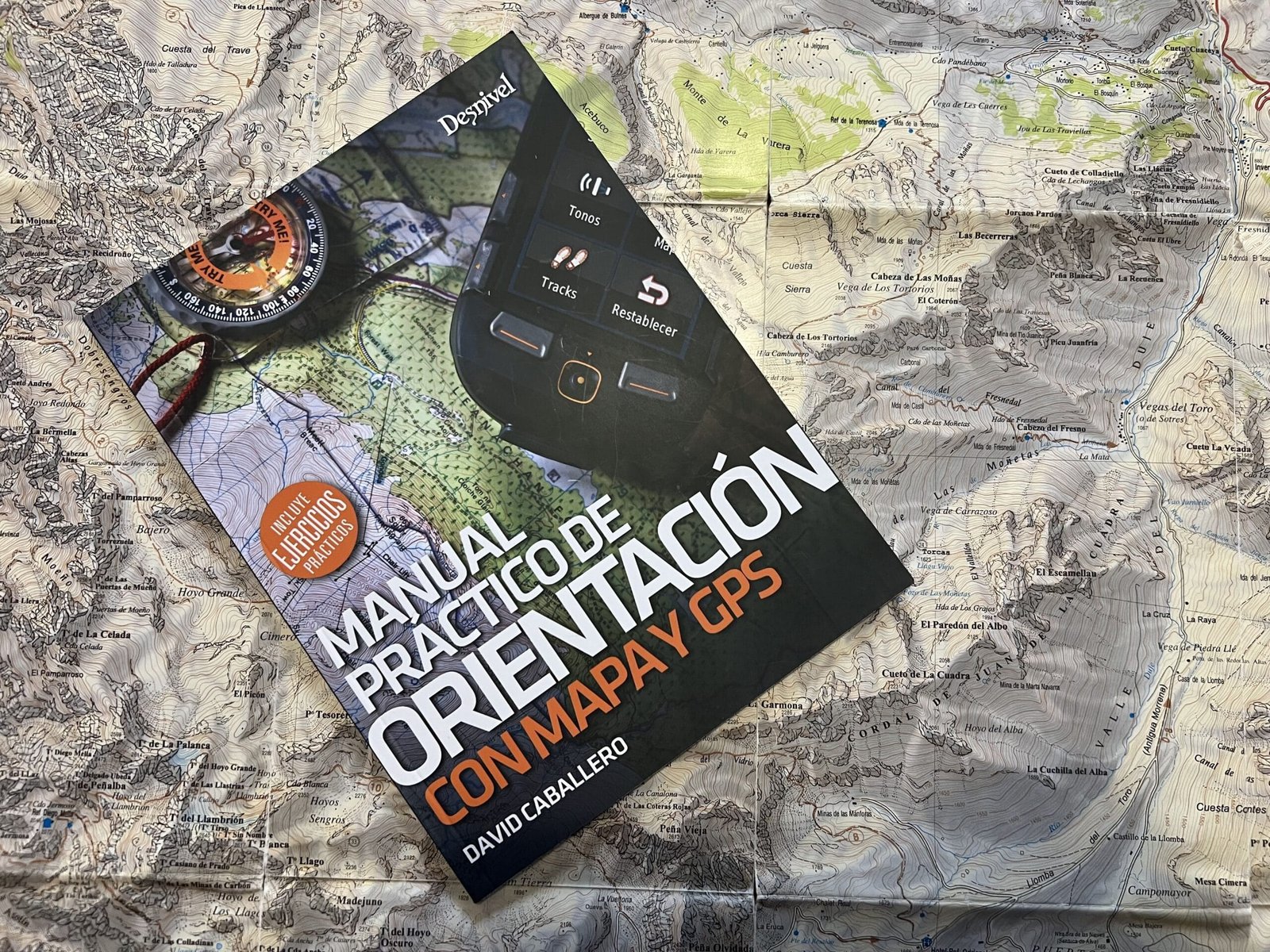 Manual Práctico de Orientación - con Mapa y GPS