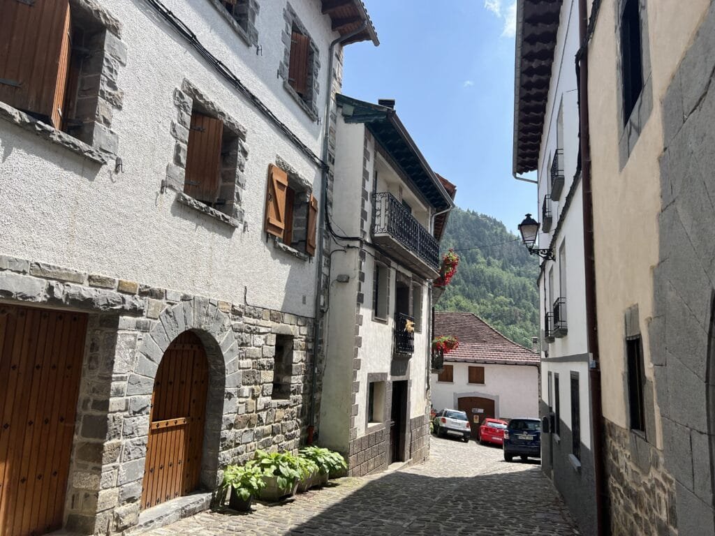Isaba en los Pirineos - Pueblo del Valle del Roncal